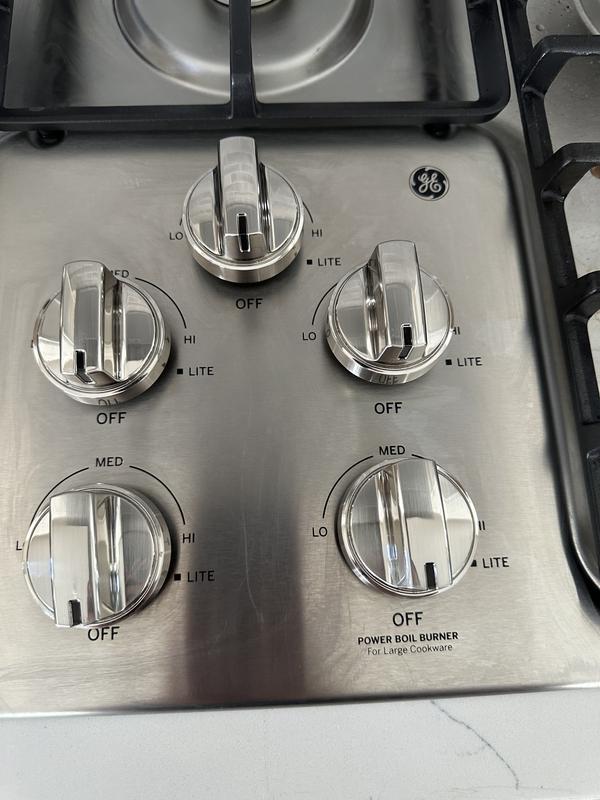GE 36-in 5 Burners Black Gas Cooktop JGP3036DLBB at Lowes.com