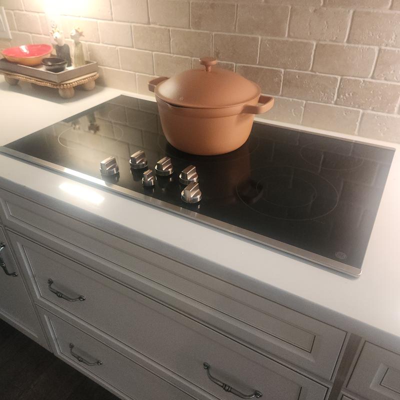Shop GE 36-in 5 Element Electric Cooktop and 30-in Smart Single Wall ...