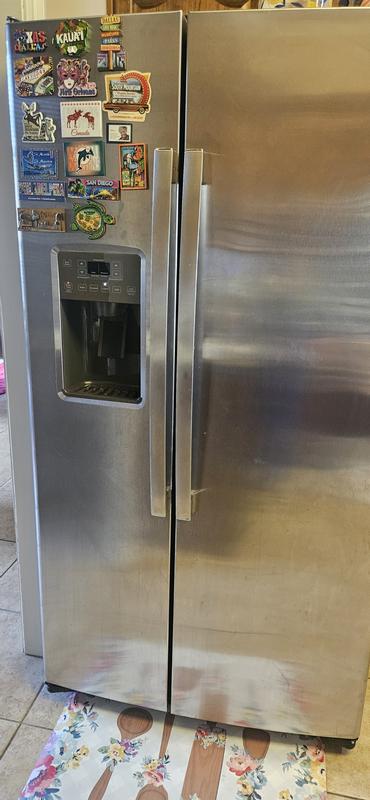 GE 25.3-cu ft Side-by-Side Refrigerator with Ice Maker, Water and Ice ...