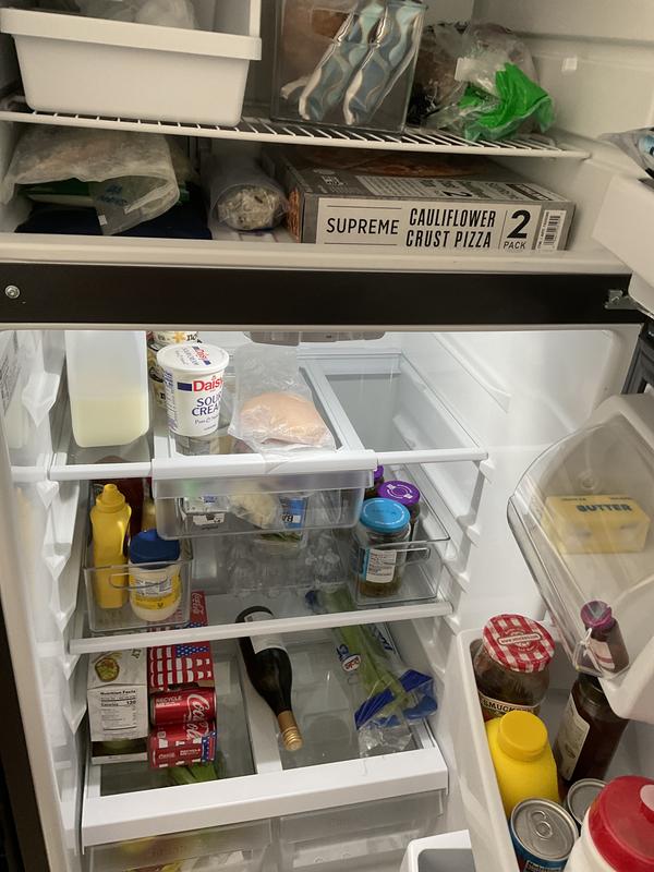 GE 17.5-cu ft Top-Freezer Refrigerator with Ice Maker (Stainless Steel ...