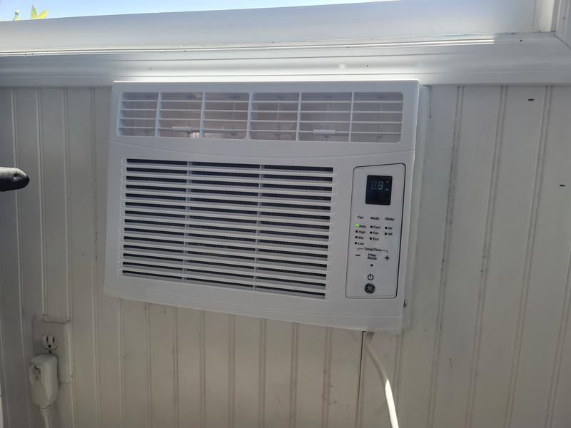 GE 6,000 BTU Electronic Window Air Conditioner for Small Rooms up to ...