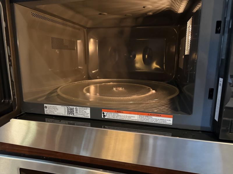 GE Profile 2.2-cu ft 1100 -Watt 24.1-in Built-In Microwave ( White ) in ...