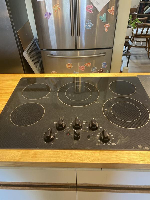 GE 30-in 5 Burners Smooth Surface (Radiant) Black Electric Cooktop ...