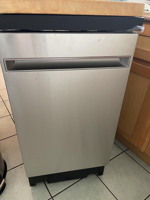 GE 18-in Portable Freestanding Dishwasher (Stainless Steel) ENERGY STAR ...