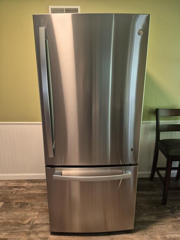 GE 20.8-cu ft Bottom-Freezer Refrigerator (Stainless Steel) ENERGY STAR ...