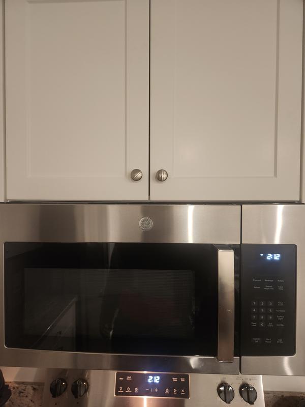 GE 1.6-cu ft 1000-Watt 29.88-in Over-the-Range Microwave (Black ...