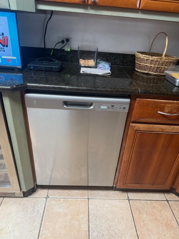 GE Dry Boost 24-in Front Control Built-In Dishwasher (Stainless Steel ...