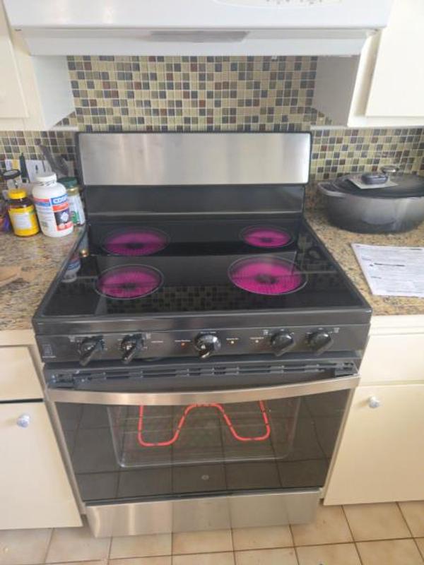 GE 30-in Glass Top 4 Burners 5-cu ft Self-Cleaning Freestanding ...