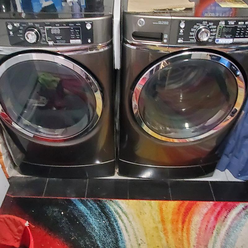 GE High Efficiency Steam Cycle Front-Load Washer (Ruby Red) ENERGY STAR ...