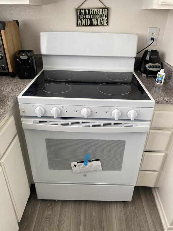 GE 30-in Glass Top 4 Burners 5-cu ft Self-Cleaning Freestanding ...