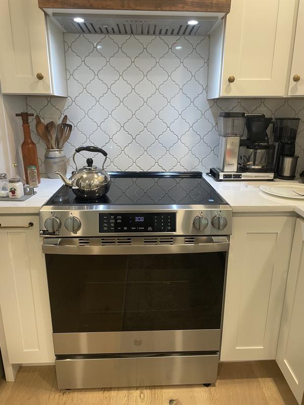 GE Profile 30-in 4 burners 5.3-cu ft , Air Fry Convection Oven Slide-In ...