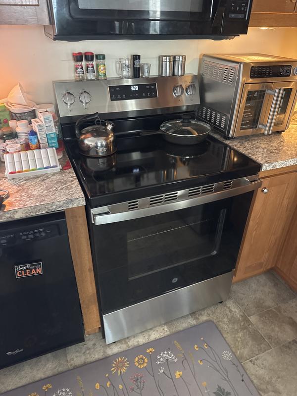 GE 30-in Glass Top 4 burners 5.3-cu ft Freestanding Electric Range ...