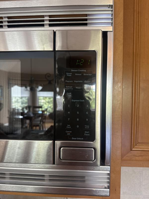 GE 1.6-cu ft Large 1150-Watt Sensor Cooking Controls Countertop Microwave (Stainless Steel ...