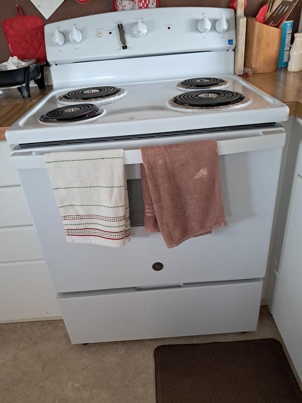 GE 30-in 4 burners 5.0-cu ft Freestanding Electric Range ( White ) in ...