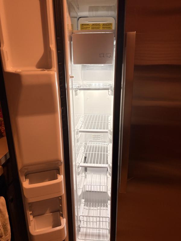 GE 23-cu ft Side-by-Side Refrigerator with Ice Maker, Water and Ice ...