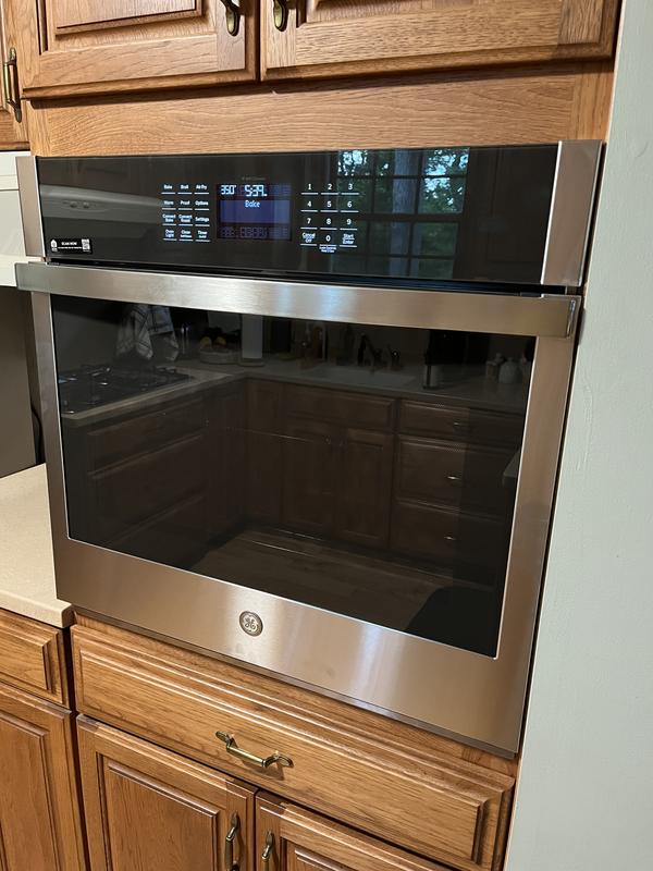 GE 30-in Smart Single Electric Wall Oven with Air Fry True Convection ...
