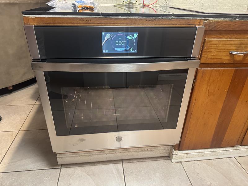 GE Profile 30-in Smart Single Electric Wall Oven with Air Fry True ...