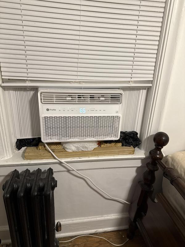 GE 450-sq ft Window Air Conditioner with Remote (115 Volts, 10000-BTU ...