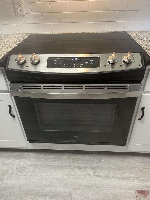 GE 30-in Glass Top 4 Burners 4.4-cu ft Self-Cleaning Drop-In Electric ...