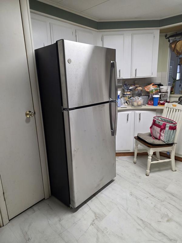 GE 19.1-cu ft Top-Freezer Refrigerator (Stainless Steel) ENERGY STAR ...
