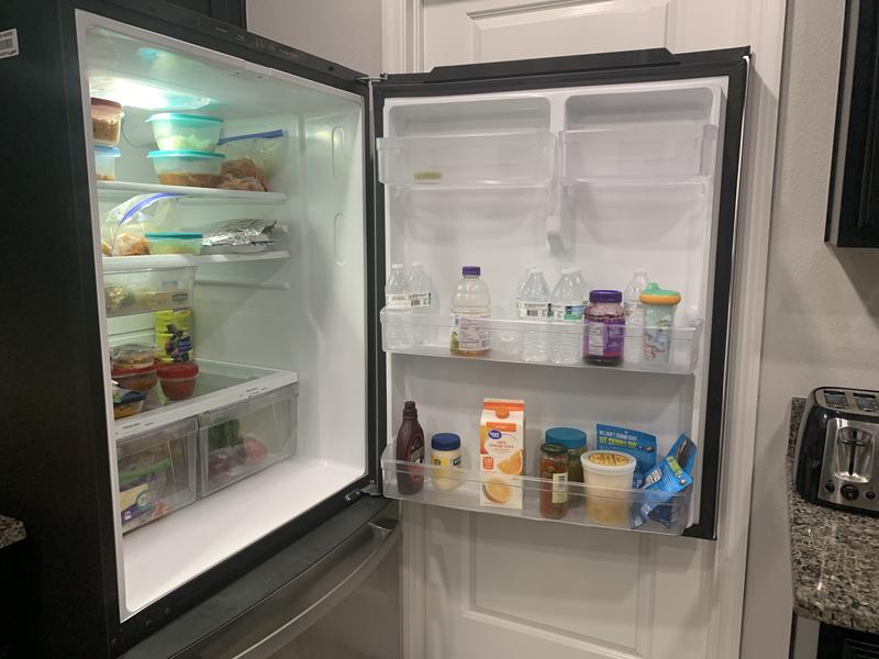 GE 24.9-cu ft Bottom-Freezer Refrigerator with Ice Maker (Stainless ...