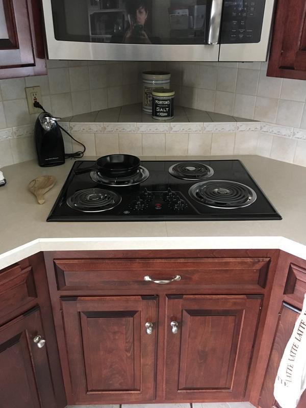 GE 30-in 4 Elements Coil Stainless Steel Electric Cooktop in the ...