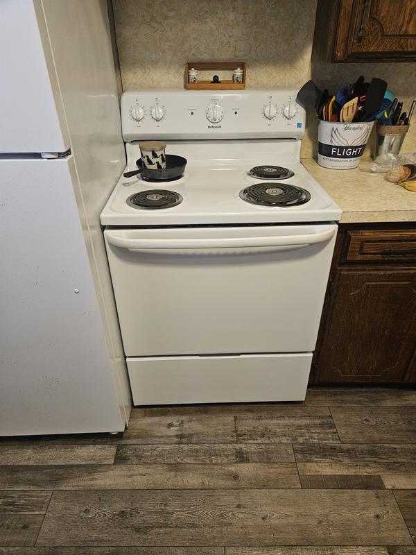 Hotpoint 30-in 4 Burners 5-cu ft Freestanding Electric Range (White ...