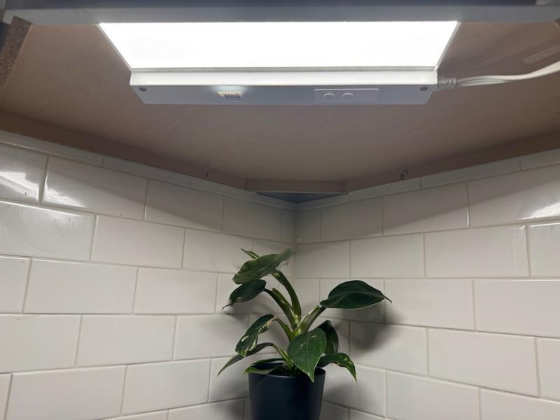 GE Cync Reveal HD+ Undercabinet 24-in Smart Hardwired/plug-in LED Under ...