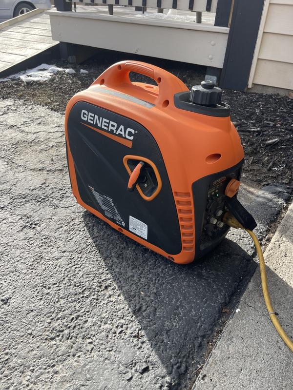 Generac 2,500-Watt Gasoline Powered 8251 GP2500i Portable Inverter ... Generac 2,500-Watt Gasoline Powered 8251 GP2500i Portable Inverter ...