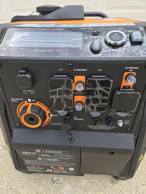 Generac 2,500-Watt Gasoline Powered 8251 GP2500i Portable Inverter ...