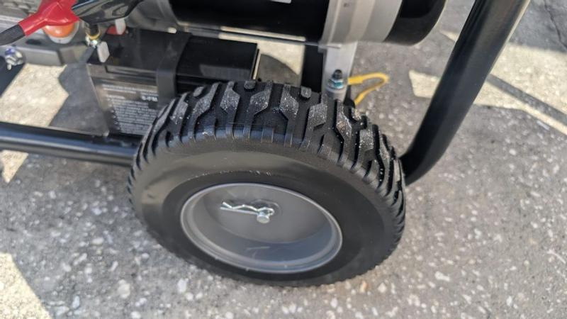 Generac 12500 / 9500 -Watt Tri fuel Portable Generator in the Portable ...