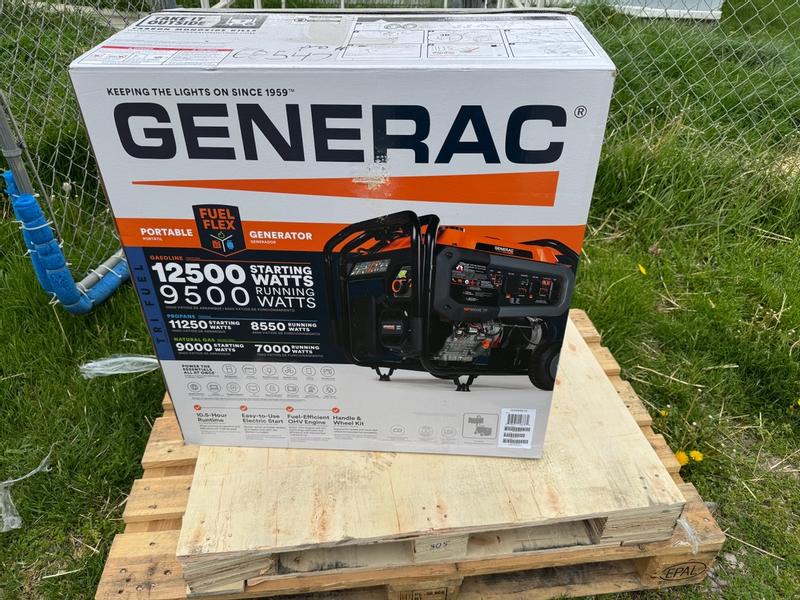 Generac 12500 / 9500 -Watt Tri fuel Portable Generator in the Portable ...