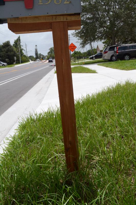 Architectural Mailboxes Cedar Drive-in metal stake Brown Wood Flat ...