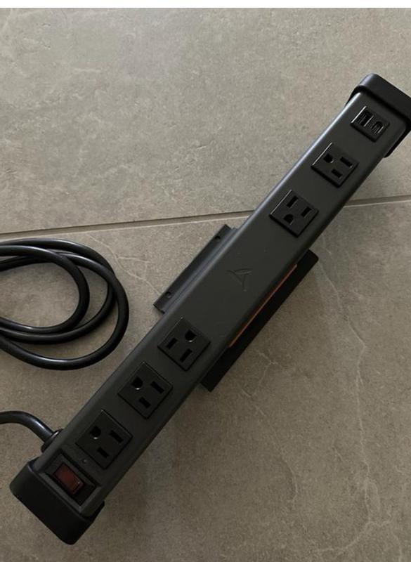 Gladiator 8-ft 5 -Outlet 2 -USB Ports Indoor Gray Power Strip in the ...