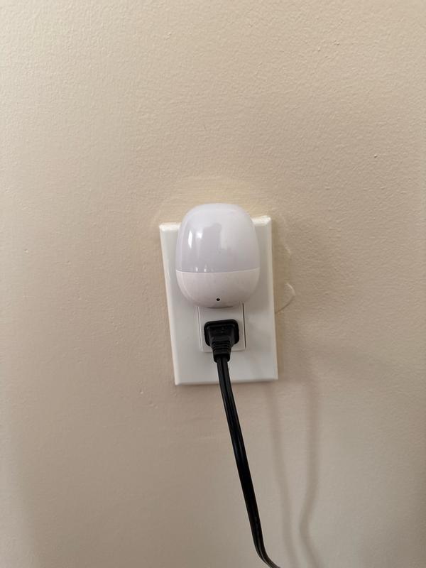 Utilitech 2 -Pack White LED Auto On/Off Night Light in the Night Lights ...