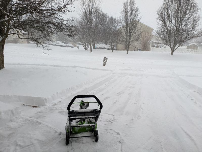 Greenworks Pro 60-volt 20-in Single-stage Push Cordless Electric Snow ...