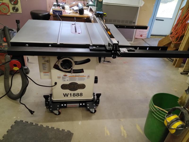 Shop Fox W1888 10 16-Amp 115-Volt Corded Contractor Table Saw with ...