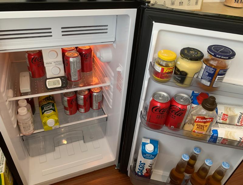 Danby 4.4-cu ft Mini Fridge with Freezer (Black) ENERGY STAR DCR044B1BM ...