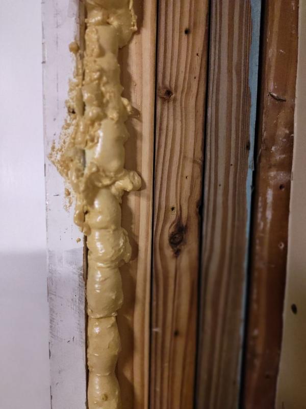 DAP Wall and Cavity 20 LB 168-oz. Spray gun Indoor Spray Foam ...