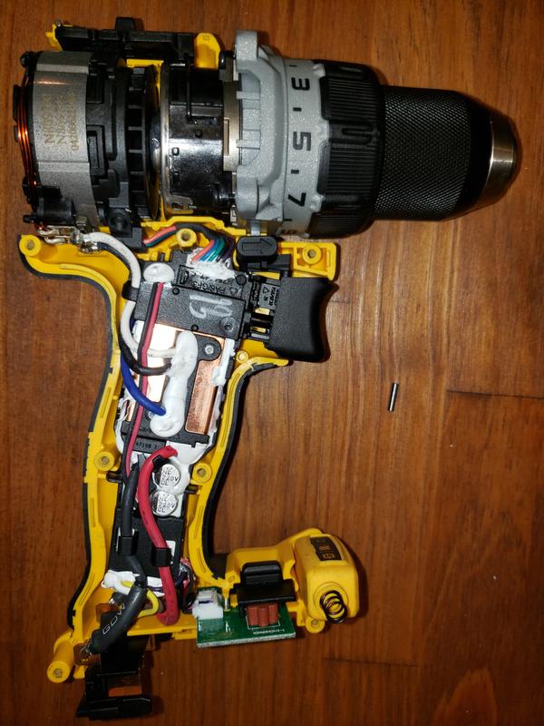 DEWALT XR 20-volt Max 1/2-in Keyless Brushless Cordless Drill (2 ...