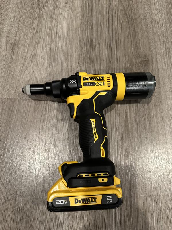 DEWALT 20V 3/16-In Rivet Tool 2.0AH DCF403D1 at Lowes.com