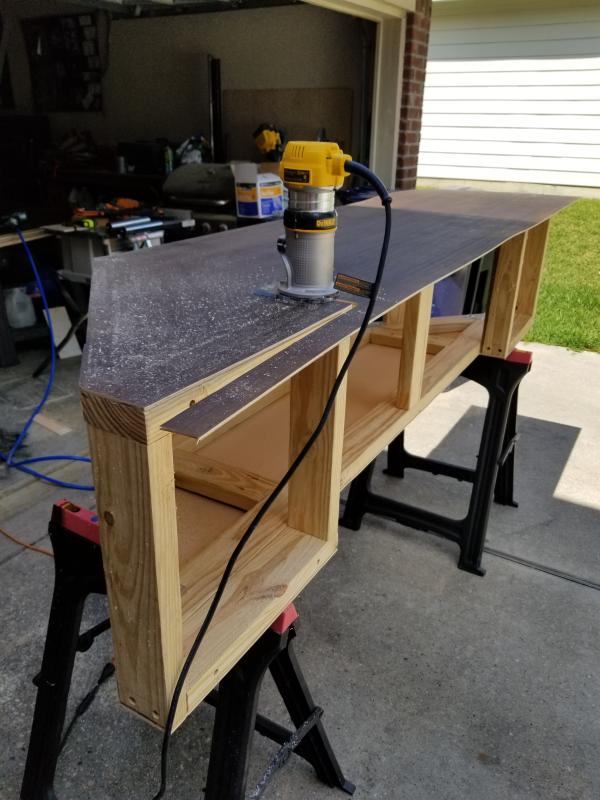 DeWalt DWP611 1.25 HP Max Torque Variable Speed Compact Router with LED's