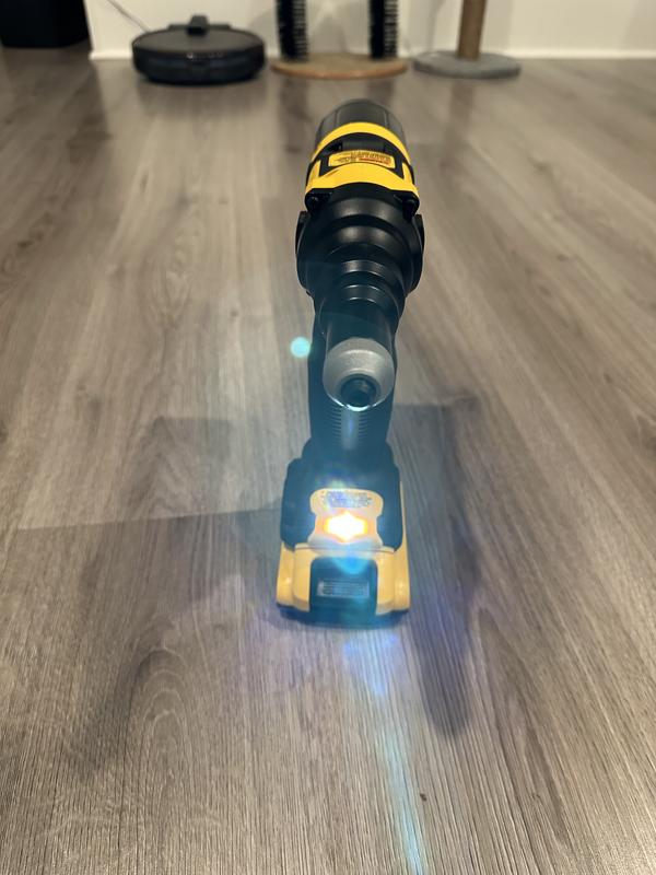 DEWALT 20V 3/16-In Rivet Tool 2.0AH DCF403D1 at Lowes.com