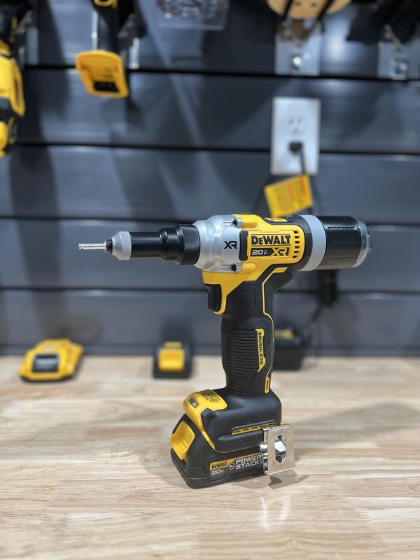 DEWALT 20V 1-4/In Rivet Tool PS DCF414GE2 at Lowes.com
