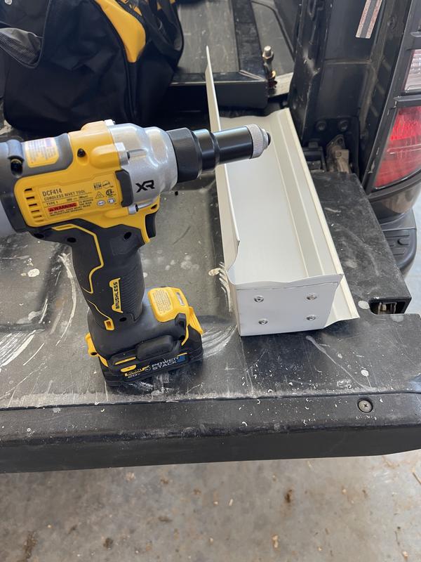 DEWALT 20V 1-4/In Rivet Tool PS DCF414GE2 at Lowes.com