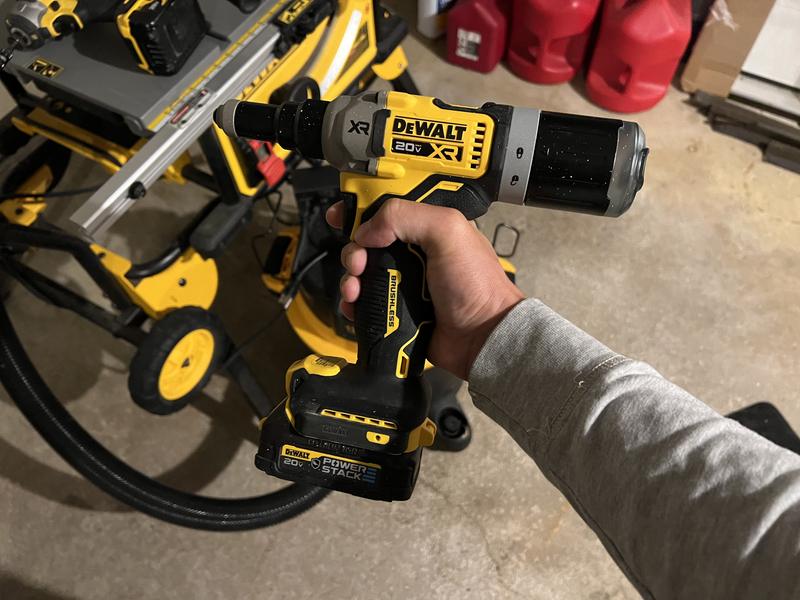 DEWALT 20V 1-4/In Rivet Tool PS DCF414GE2 at Lowes.com