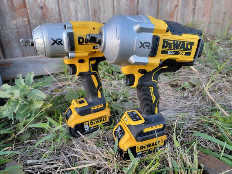 DEWALT 20-volt Max Variable Brushless 1/2-in Drive Cordless Impact ...