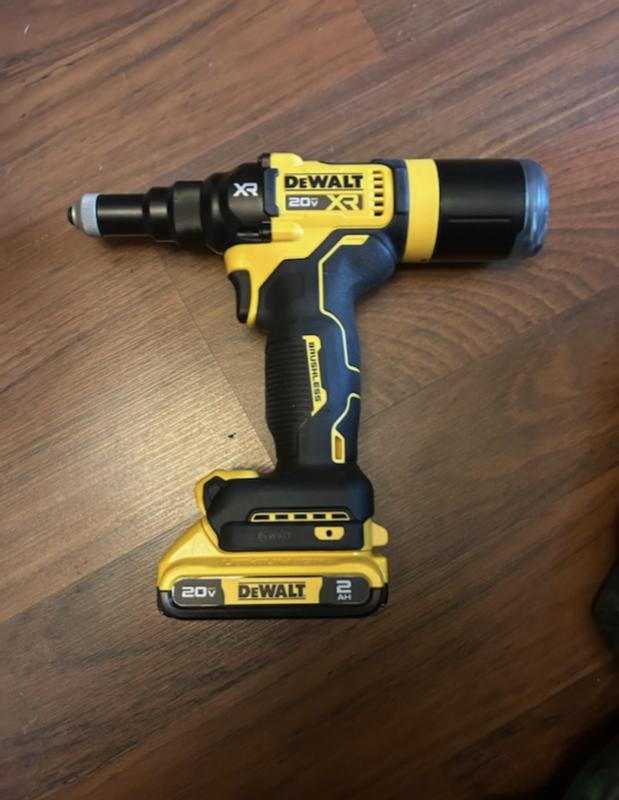 DEWALT 20V 3/16-In Rivet Tool 2.0AH DCF403D1 at Lowes.com