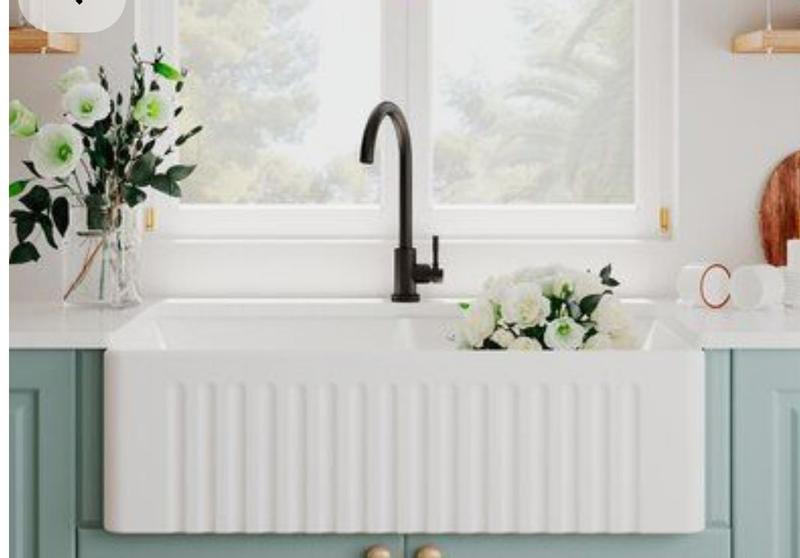 DeerValley Farmhouse apron front 33-in x 20-in Fireclay Single bowl ...