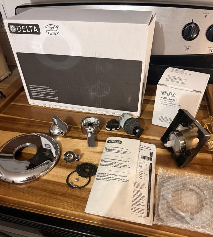 Delta Bonacci Matte Black 2-handle Multi-function 7.88-in Round Shower ...